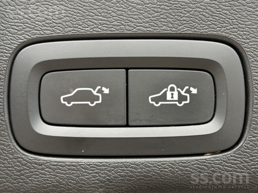 Volvo XC60 2018 in Riga, with an engine capacity of 2.00 L and mileage of 176 thousand km for 24500 €, photo 21 on AUTOMOTO.COM.LV