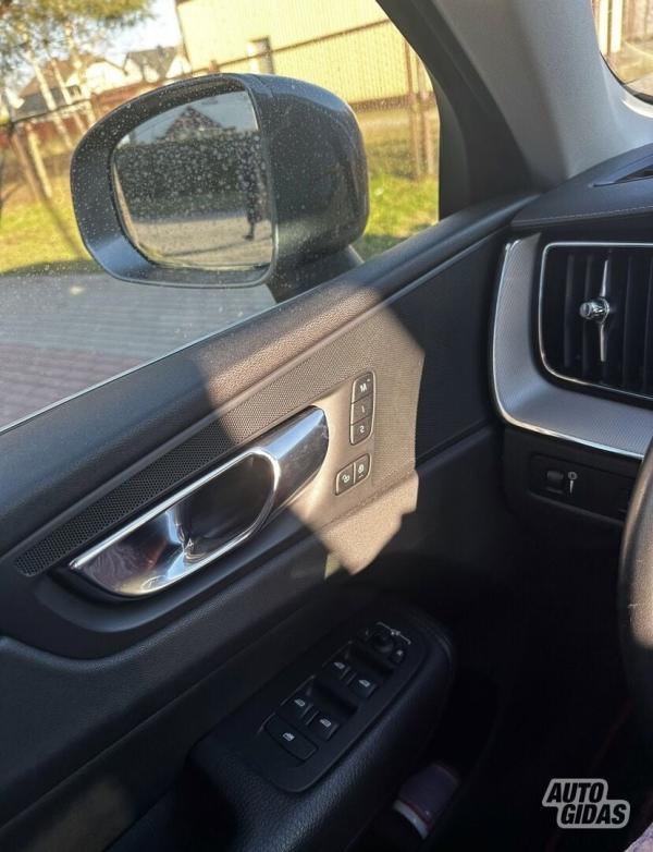 Volvo XC60 2018 in Silute, with an engine capacity of 2.00 L and mileage of 325 thousand km for 22200 €, photo 4 on AUTOMOTO.COM.LV