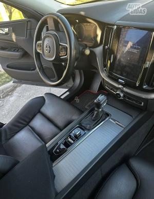 Volvo XC60 2018 in Silute, with an engine capacity of 2.00 L and mileage of 325 thousand km for 22200 €, photo 6 on AUTOMOTO.COM.LV