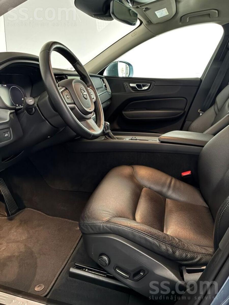 Volvo XC60 2018 in Riga, with an engine capacity of 2.00 L and mileage of 148 thousand km for 22490 €, photo 8 on AUTOMOTO.COM.LV