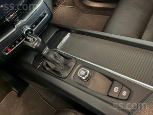 Volvo XC60 2018 in Riga, with an engine capacity of 2.00 L and mileage of 148 thousand km for 22490 €, photo 12 on AUTOMOTO.COM.LV