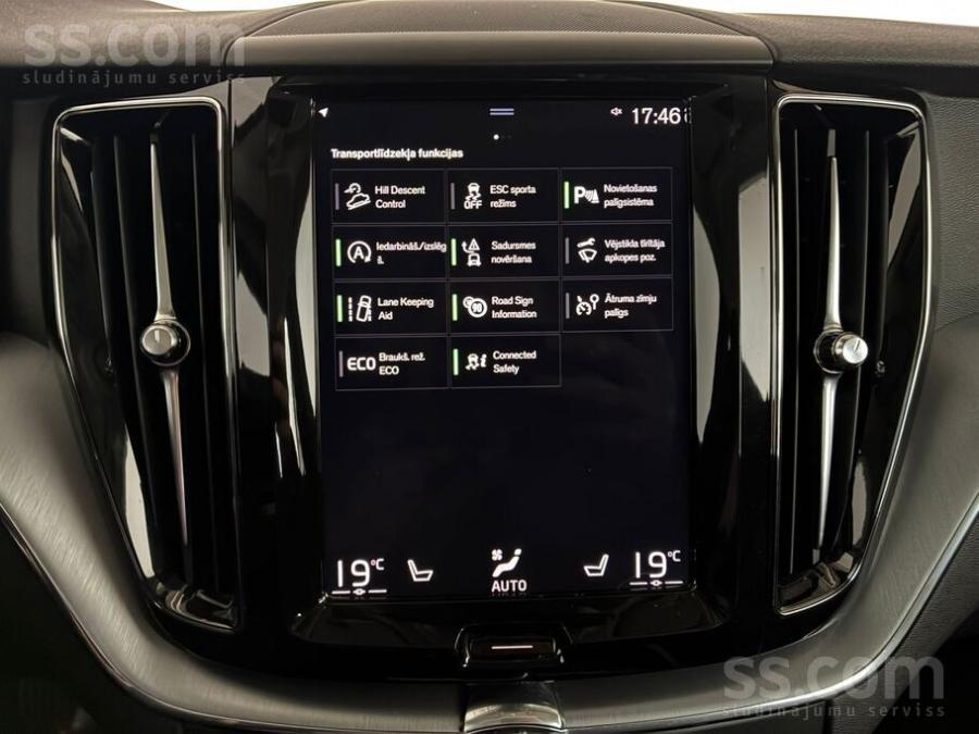 Volvo XC60 2018 in Riga, with an engine capacity of 2.00 L and mileage of 148 thousand km for 22490 €, photo 13 on AUTOMOTO.COM.LV