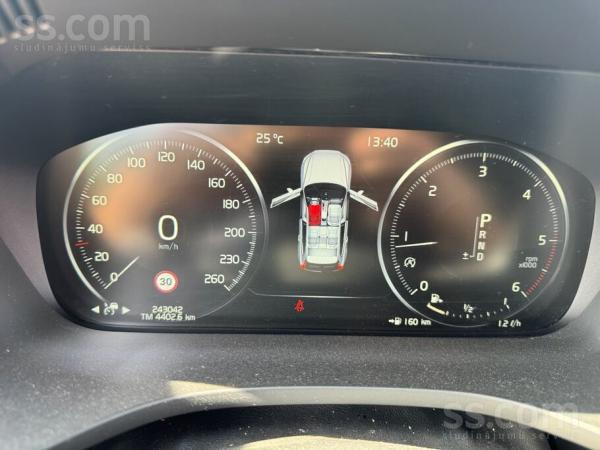 Volvo XC60 2018 in Aizkraukle, with an engine capacity of 2.00 L and mileage of 243 thousand km for 21800 €, photo 7 on AUTOMOTO.COM.LV