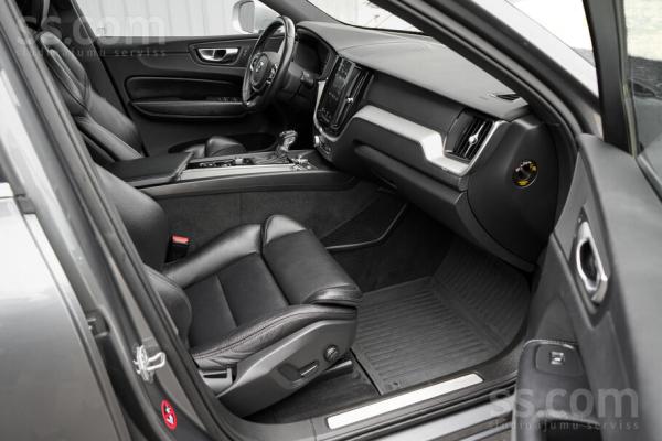 Volvo XC60 2018 in Ogre, with an engine capacity of 2.00 L and mileage of 211 thousand km for 20500 €, photo 8 on AUTOMOTO.COM.LV