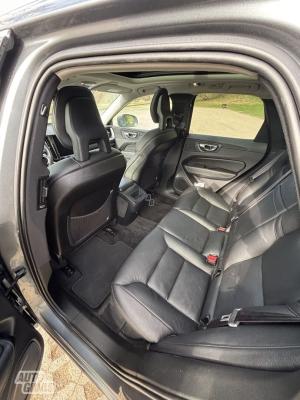 Volvo XC60 2018 in Vilnius, with an engine capacity of 2.00 L and mileage of 224 thousand km for 17350 €, photo 10 on AUTOMOTO.COM.LV