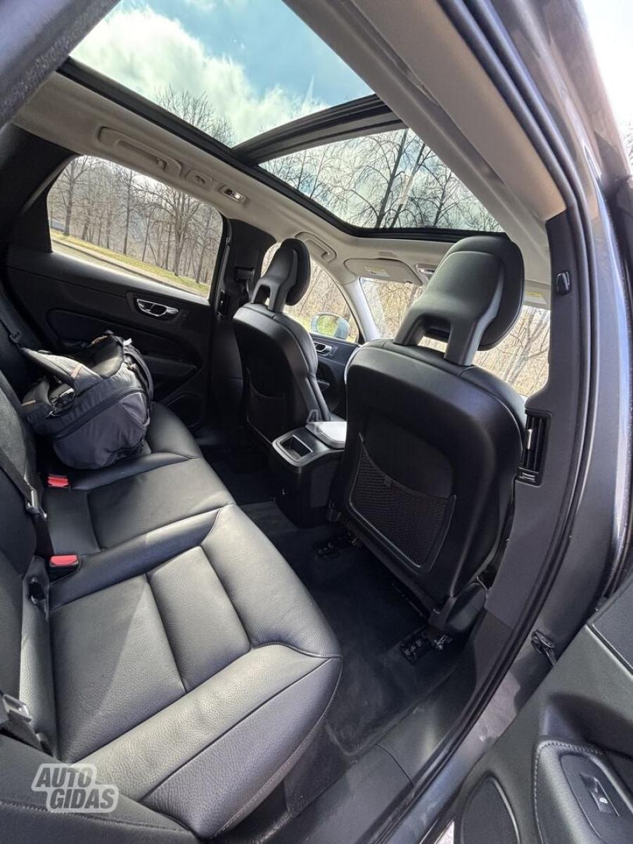 Volvo XC60 2018 in Vilnius, with an engine capacity of 2.00 L and mileage of 224 thousand km for 17350 €, photo 12 on AUTOMOTO.COM.LV