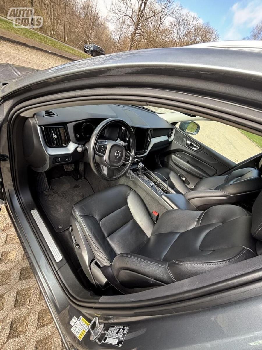 Volvo XC60 2018 in Vilnius, with an engine capacity of 2.00 L and mileage of 224 thousand km for 17350 €, photo 13 on AUTOMOTO.COM.LV