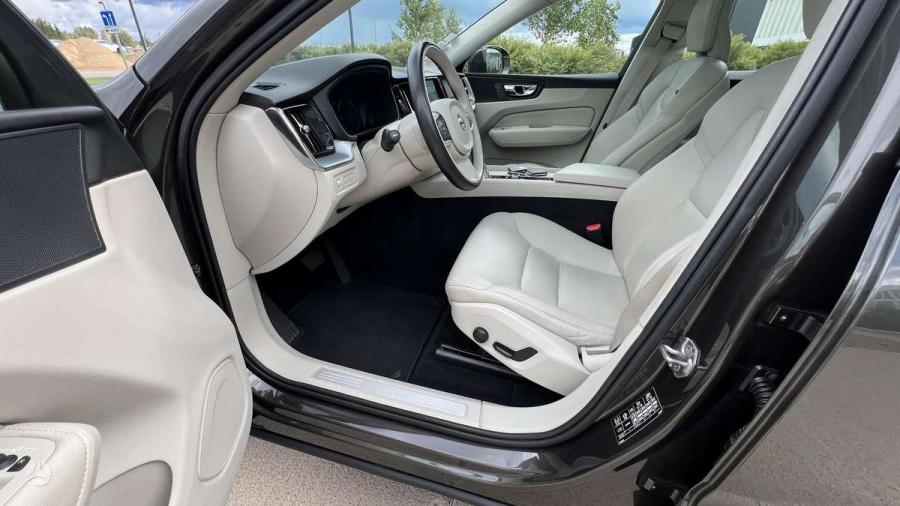 Volvo XC60 2018 Viļņa, ar dzinēja tilpumu 1.97 L un nobraukumu 192 tūkst. km par 22900 €, foto 16 vietnē AUTOMOTO.COM.LV