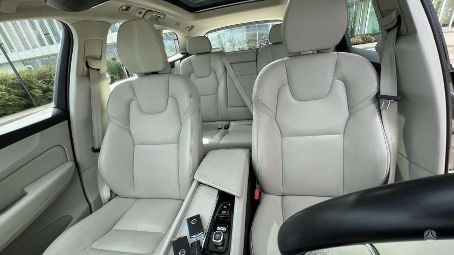 Volvo XC60 2018 Viļņa, ar dzinēja tilpumu 1.97 L un nobraukumu 192 tūkst. km par 22900 €, foto 18 vietnē AUTOMOTO.COM.LV