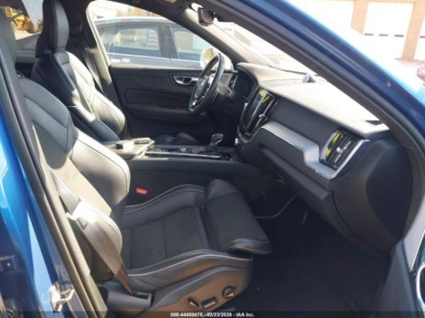 Volvo XC60 2019 in Klaipeda, with an engine capacity of 0.00 L and mileage of 0 thousand km for 17425 €, photo 5 on AUTOMOTO.COM.LV