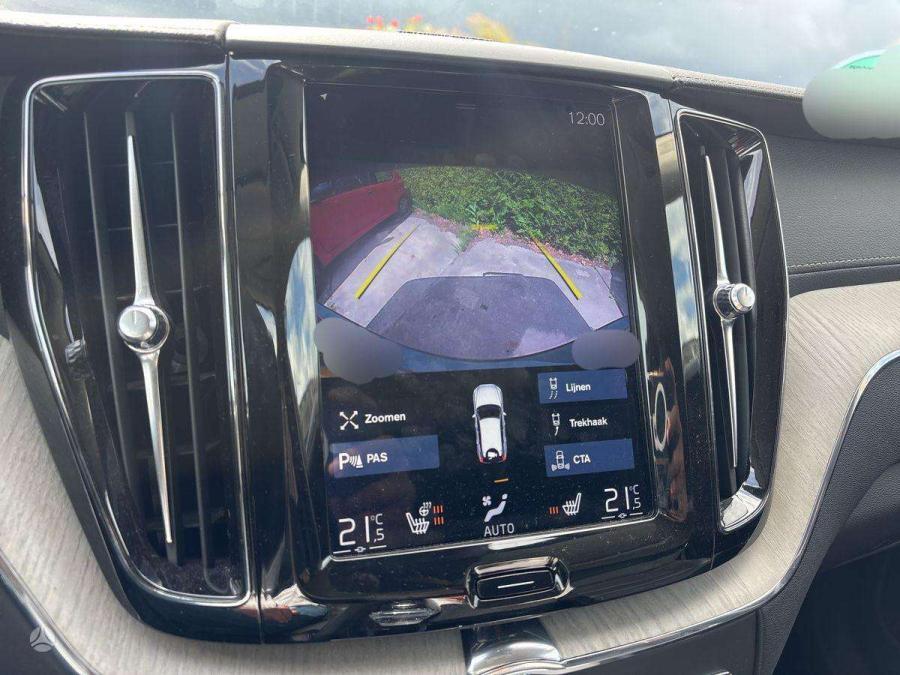 Volvo XC60 2019 in Vilnius, with an engine capacity of 1.97 L and mileage of 236 thousand km for 20990 €, photo 16 on AUTOMOTO.COM.LV