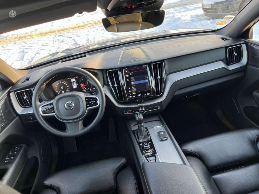 Volvo XC60 2020 Tauragė, ar dzinēja tilpumu 2.00 L un nobraukumu 239 tūkst. km par 25999 €, foto 3 vietnē AUTOMOTO.COM.LV