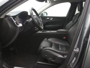 Volvo XC60 2020 in Vilnius, with an engine capacity of 2.00 L and mileage of 184 thousand km for 24999 €, photo 4 on AUTOMOTO.COM.LV