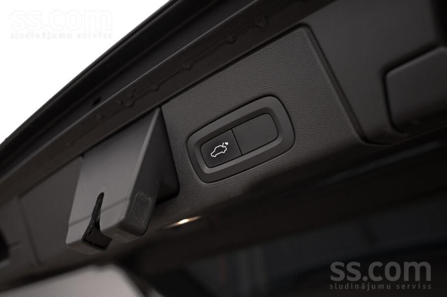 Volvo XC60 2020 Jelgava, ar dzinēja tilpumu 2.00 L un nobraukumu 222 tūkst. km par 25000 €, foto 17 vietnē AUTOMOTO.COM.LV