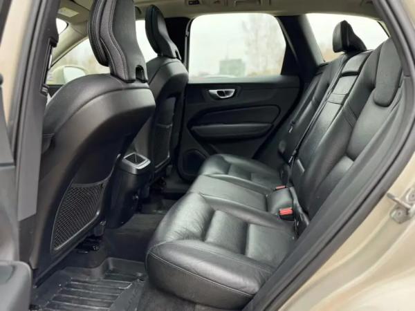 Volvo XC60 2020 Jelgava, ar dzinēja tilpumu 2.00 L un nobraukumu 237 tūkst. km par 17600 €, foto 5 vietnē AUTOMOTO.COM.LV