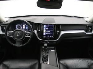 Volvo XC60 2021 in Vilnius, with an engine capacity of 2.00 L and mileage of 220 thousand km for 22699 €, photo 3 on AUTOMOTO.COM.LV