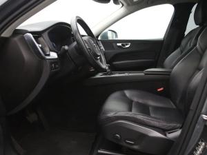 Volvo XC60 2021 in Vilnius, with an engine capacity of 2.00 L and mileage of 220 thousand km for 22699 €, photo 5 on AUTOMOTO.COM.LV