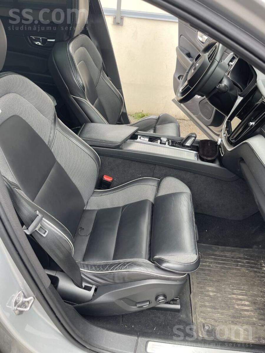 Volvo XC60 2021 in Riga, with an engine capacity of 2.00 L and mileage of 108 thousand km for 27500 €, photo 10 on AUTOMOTO.COM.LV