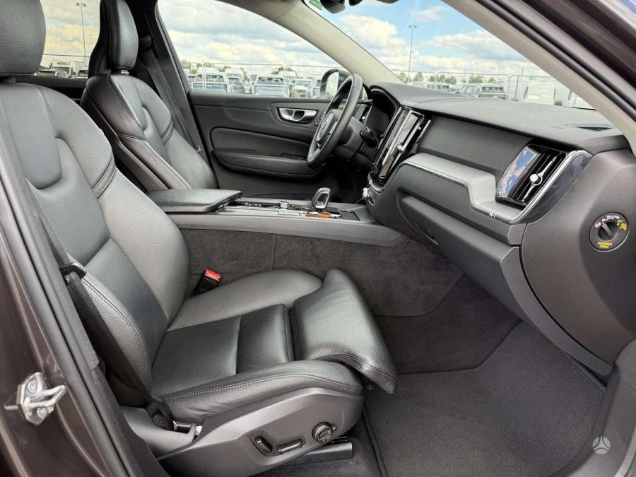 Volvo XC60 2022 Viļņa, ar dzinēja tilpumu 1.97 L un nobraukumu 180 tūkst. km par 28500 €, foto 20 vietnē AUTOMOTO.COM.LV