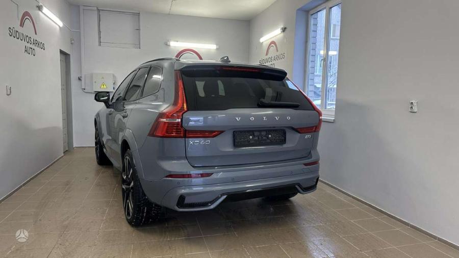 Volvo XC60 2023 in Marijampole, with an engine capacity of 2.00 L and mileage of 160 thousand km for 42550 €, photo 11 on AUTOMOTO.COM.LV