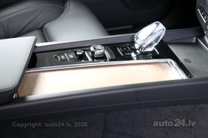 Volvo XC60 2025 Tallina, ar dzinēja tilpumu 2.00 L un nobraukumu 3 tūkst. km par 78990 €, foto 19 vietnē AUTOMOTO.COM.LV