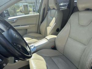 Zaļš Volvo XC60 2008 Telšiai, ar dzinēja tilpumu 2.40 L un nobraukumu 379 tūkst. km par 3700 €, foto 15 vietnē AUTOMOTO.COM.LV