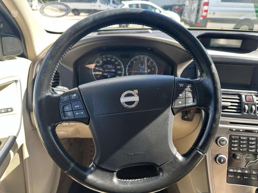 Zaļš Volvo XC60 2008 Telšiai, ar dzinēja tilpumu 2.40 L un nobraukumu 379 tūkst. km par 3700 €, foto 21 vietnē AUTOMOTO.COM.LV