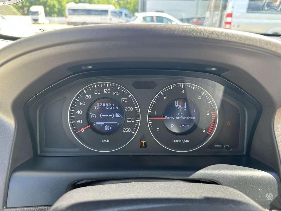 Zaļš Volvo XC60 2008 Telšiai, ar dzinēja tilpumu 2.40 L un nobraukumu 379 tūkst. km par 3700 €, foto 22 vietnē AUTOMOTO.COM.LV