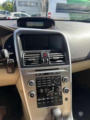 Zaļš Volvo XC60 2008 Telšiai, ar dzinēja tilpumu 2.40 L un nobraukumu 379 tūkst. km par 3700 €, foto 23 vietnē AUTOMOTO.COM.LV