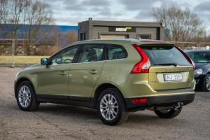 Green Volvo XC60 2008 in Liepaja, with an engine capacity of 2.40 L and mileage of 321 thousand km for 8500 €, photo 3 on AUTOMOTO.COM.LV