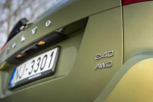 Green Volvo XC60 2008 in Liepaja, with an engine capacity of 2.40 L and mileage of 321 thousand km for 8500 €, photo 10 on AUTOMOTO.COM.LV