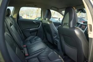 Green Volvo XC60 2008 in Liepaja, with an engine capacity of 2.40 L and mileage of 321 thousand km for 8500 €, photo 24 on AUTOMOTO.COM.LV