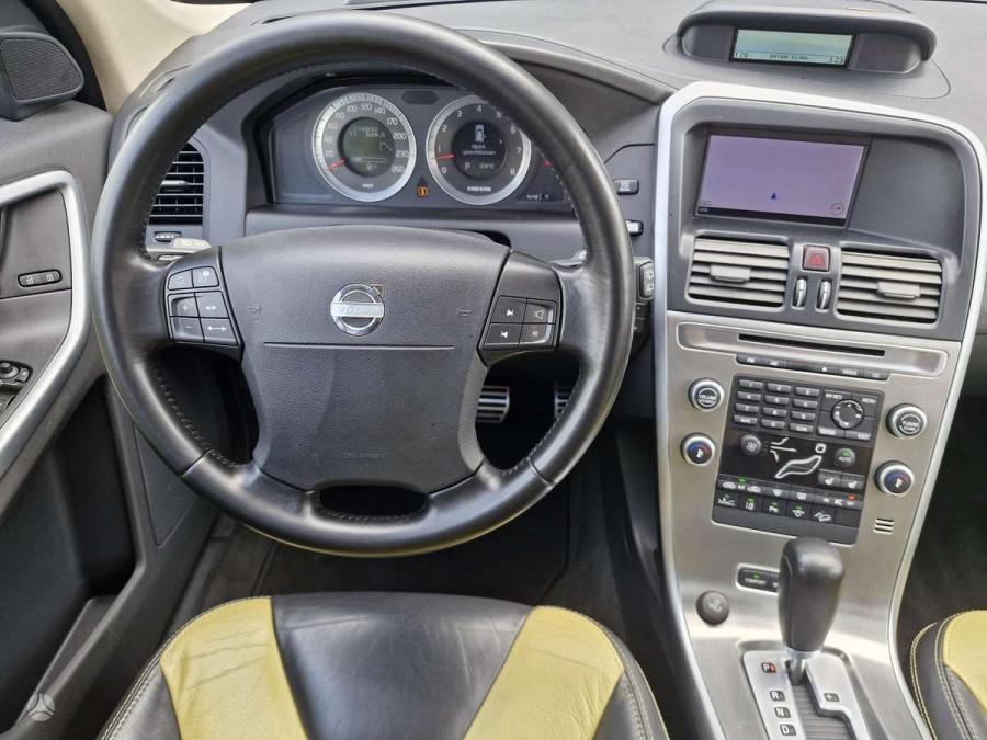 Zaļš Volvo XC60 2008 Viļņa, ar dzinēja tilpumu 2.95 L un nobraukumu 238 tūkst. km par 7600 €, foto 21 vietnē AUTOMOTO.COM.LV