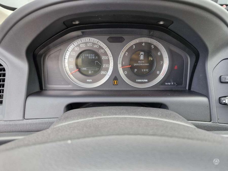 Zaļš Volvo XC60 2008 Viļņa, ar dzinēja tilpumu 2.95 L un nobraukumu 238 tūkst. km par 7600 €, foto 24 vietnē AUTOMOTO.COM.LV