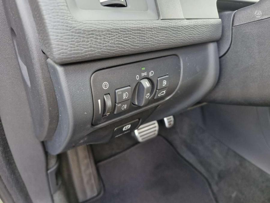 Zaļš Volvo XC60 2008 Viļņa, ar dzinēja tilpumu 2.95 L un nobraukumu 238 tūkst. km par 7600 €, foto 25 vietnē AUTOMOTO.COM.LV
