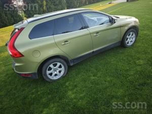 Green Volvo XC60 2008 in Ogre, with an engine capacity of 2.40 L and mileage of 334 thousand km for 6200 €, photo 4 on AUTOMOTO.COM.LV