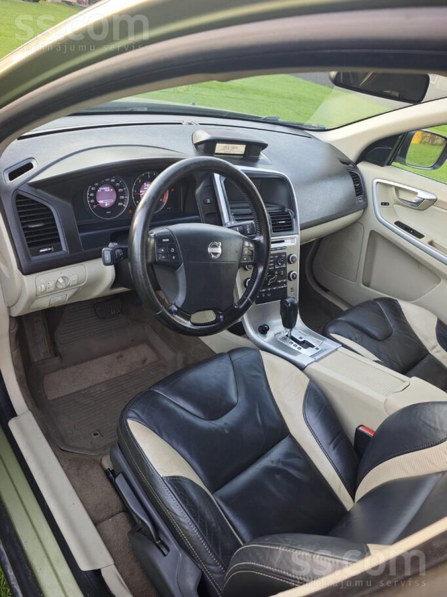 Green Volvo XC60 2008 in Ogre, with an engine capacity of 2.40 L and mileage of 334 thousand km for 6200 €, photo 6 on AUTOMOTO.COM.LV