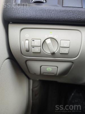 Green Volvo XC60 2008 in Ogre, with an engine capacity of 2.40 L and mileage of 334 thousand km for 6200 €, photo 12 on AUTOMOTO.COM.LV