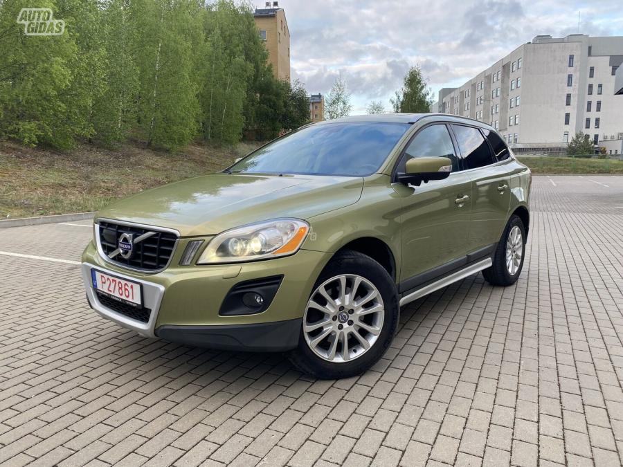 Green Volvo XC60 2009 in Vilnius, with an engine capacity of 2.40 L and mileage of 292 thousand km for 9300 €, photo 1 on AUTOMOTO.COM.LV