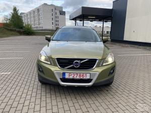 Green Volvo XC60 2009 in Vilnius, with an engine capacity of 2.40 L and mileage of 292 thousand km for 9300 €, photo 4 on AUTOMOTO.COM.LV