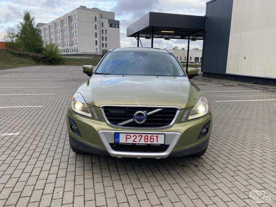 Green Volvo XC60 2009 in Vilnius, with an engine capacity of 2.40 L and mileage of 292 thousand km for 9300 €, photo 4 on AUTOMOTO.COM.LV