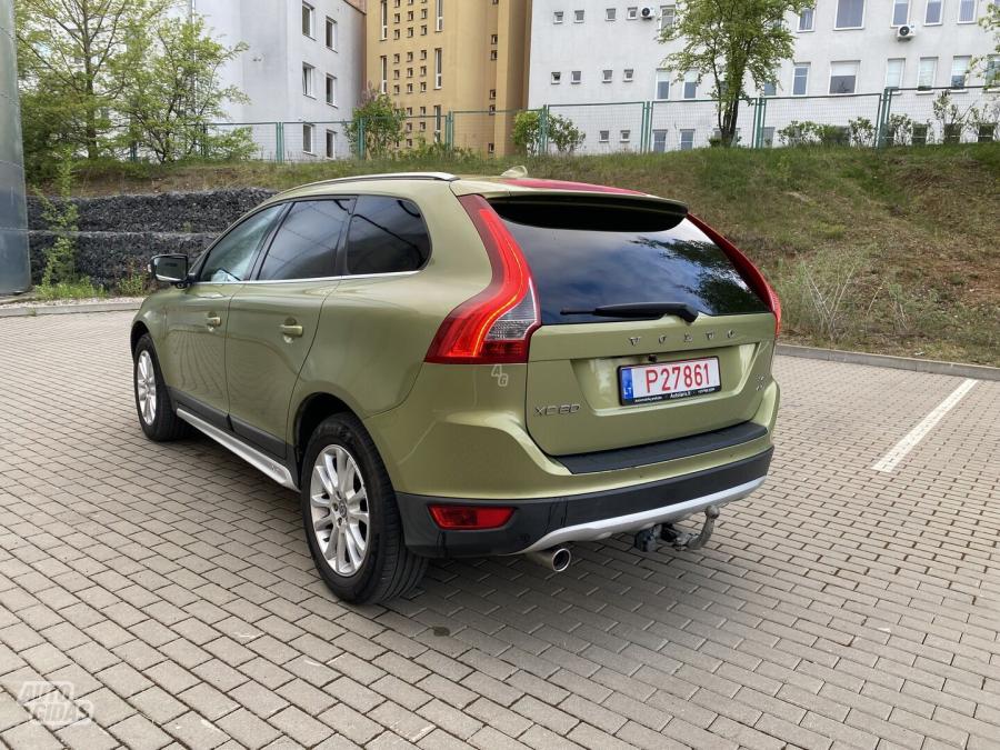 Green Volvo XC60 2009 in Vilnius, with an engine capacity of 2.40 L and mileage of 292 thousand km for 9300 €, photo 7 on AUTOMOTO.COM.LV