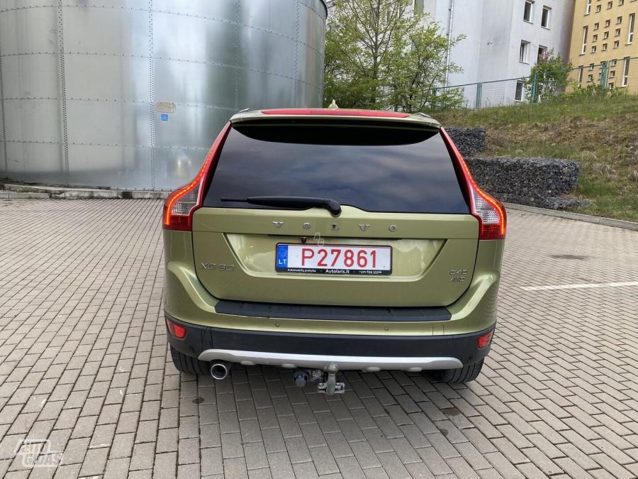 Green Volvo XC60 2009 in Vilnius, with an engine capacity of 2.40 L and mileage of 292 thousand km for 9300 €, photo 8 on AUTOMOTO.COM.LV