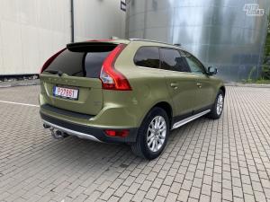 Green Volvo XC60 2009 in Vilnius, with an engine capacity of 2.40 L and mileage of 292 thousand km for 9300 €, photo 10 on AUTOMOTO.COM.LV