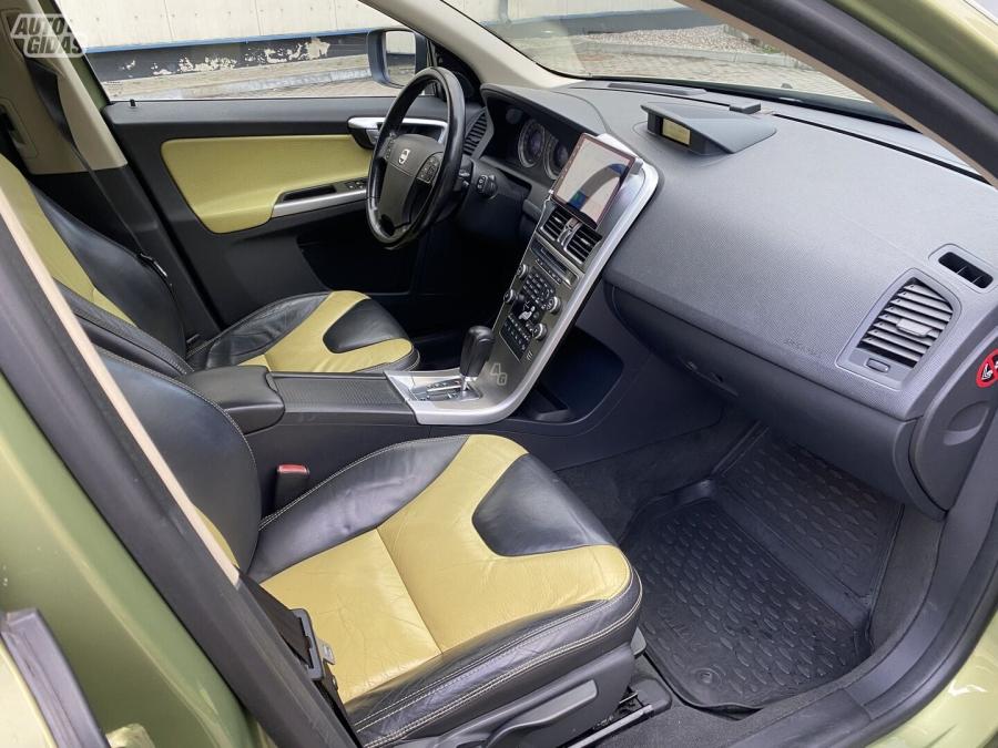Green Volvo XC60 2009 in Vilnius, with an engine capacity of 2.40 L and mileage of 292 thousand km for 9300 €, photo 22 on AUTOMOTO.COM.LV