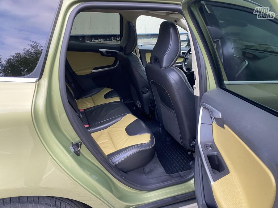 Green Volvo XC60 2009 in Vilnius, with an engine capacity of 2.40 L and mileage of 292 thousand km for 9300 €, photo 23 on AUTOMOTO.COM.LV