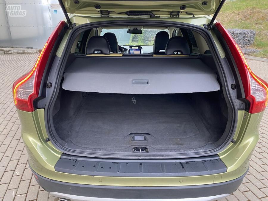 Green Volvo XC60 2009 in Vilnius, with an engine capacity of 2.40 L and mileage of 292 thousand km for 9300 €, photo 30 on AUTOMOTO.COM.LV