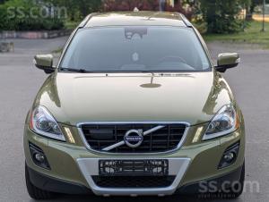 Green Volvo XC60 2009 in Jurmala, with an engine capacity of 2.40 L and mileage of 0 thousand km for 6950 €, photo 6 on AUTOMOTO.COM.LV