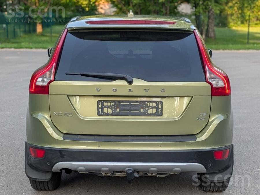 Green Volvo XC60 2009 in Jurmala, with an engine capacity of 2.40 L and mileage of 0 thousand km for 6950 €, photo 7 on AUTOMOTO.COM.LV