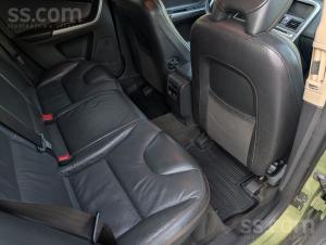 Green Volvo XC60 2009 in Jurmala, with an engine capacity of 2.40 L and mileage of 0 thousand km for 6950 €, photo 14 on AUTOMOTO.COM.LV
